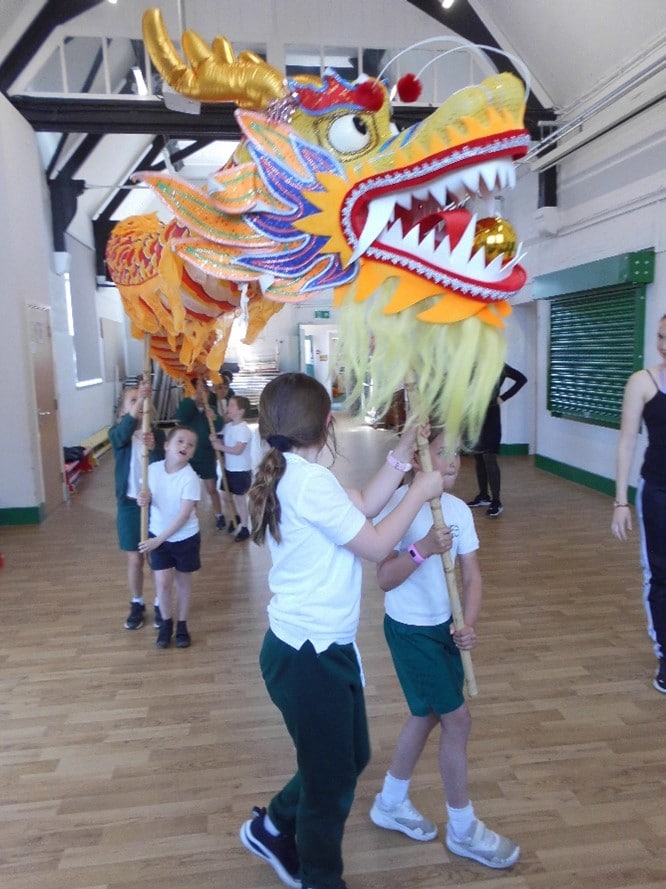 Year 2’s Chinese Dragon Dance Workshop – Weald CP School